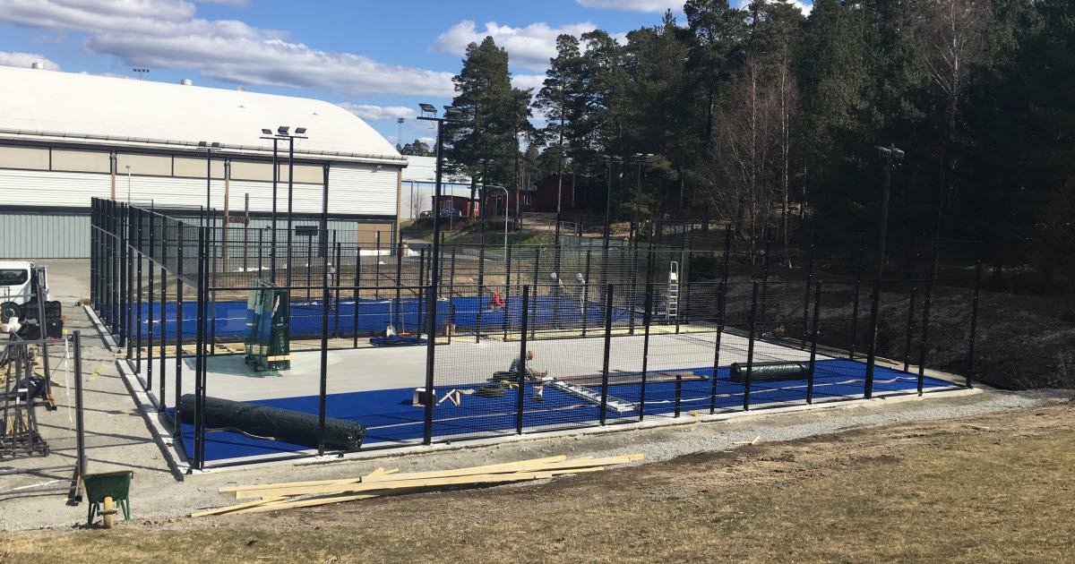 Snart kan du spela padel på Vallentuna IP - Vallentuna kommun
