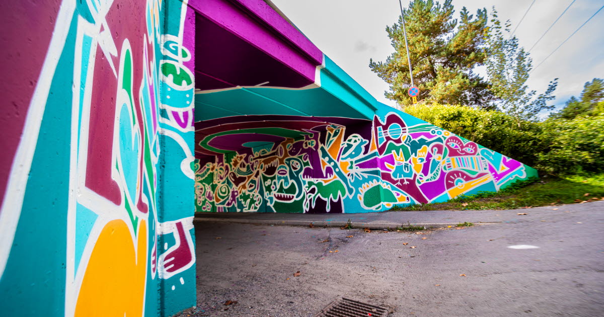 Rosendalsskolan invigde muralmålning 15 september - Vallentuna kommun